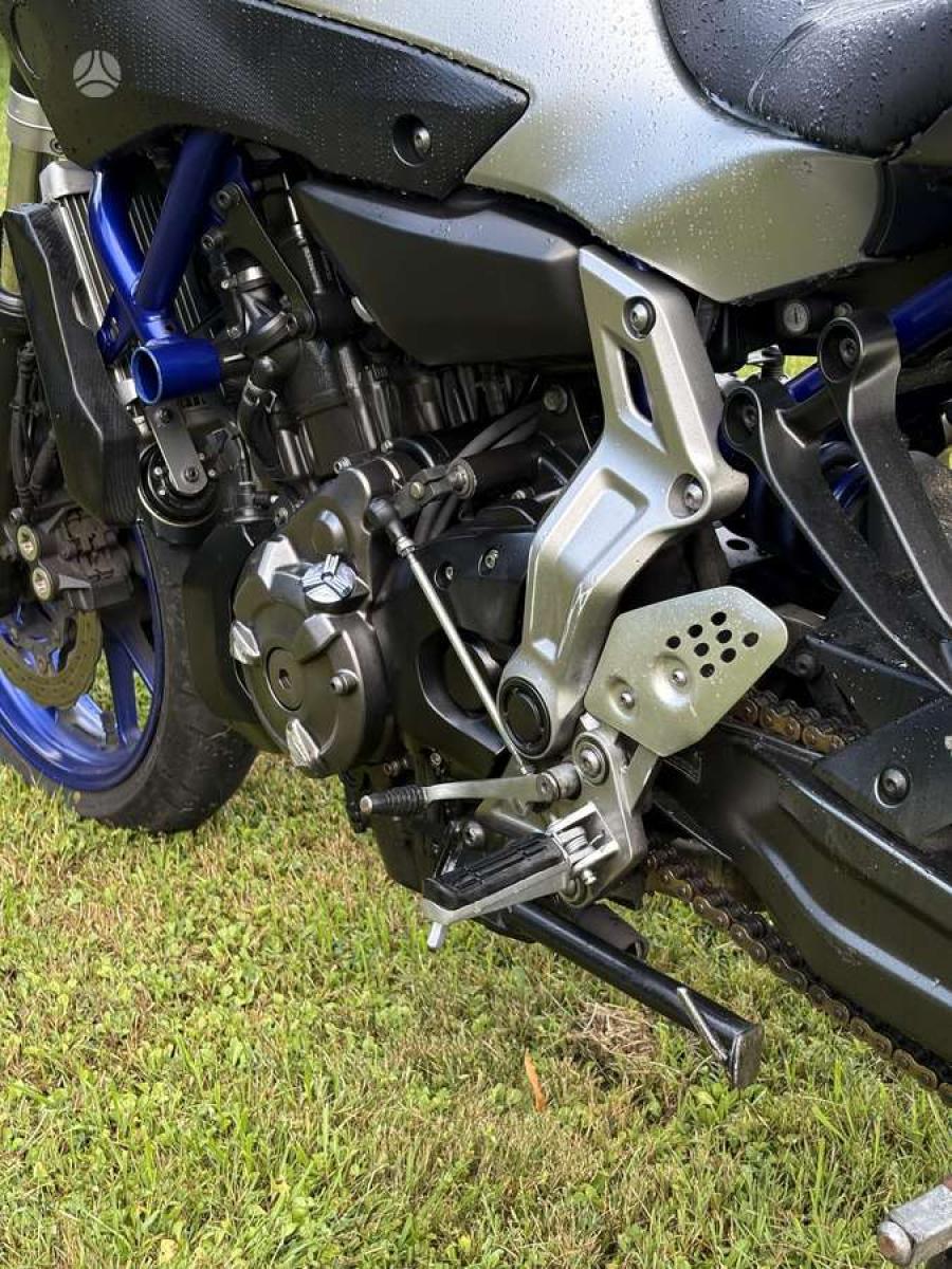 Grey Yamaha MT 07 2016 in Siauliai, with an engine capacity of 0.70 L and mileage of 9 thousand km for 4250 €, photo 10 on AUTOMOTO.COM.LV
