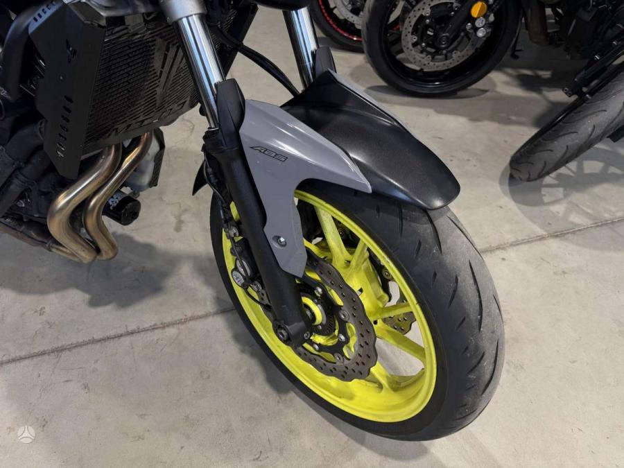 Pelēks Yamaha MT 07 2017 Šauļi, ar dzinēja tilpumu 0.69 L un nobraukumu 25 tūkst. km par 4250 €, foto 5 vietnē AUTOMOTO.COM.LV