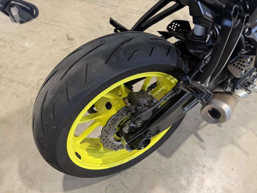Pelēks Yamaha MT 07 2017 Šauļi, ar dzinēja tilpumu 0.69 L un nobraukumu 25 tūkst. km par 4250 €, foto 12 vietnē AUTOMOTO.COM.LV