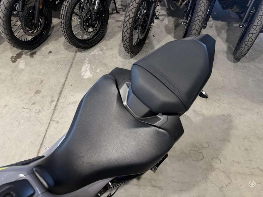 Pelēks Yamaha MT 07 2017 Šauļi, ar dzinēja tilpumu 0.69 L un nobraukumu 25 tūkst. km par 4250 €, foto 13 vietnē AUTOMOTO.COM.LV