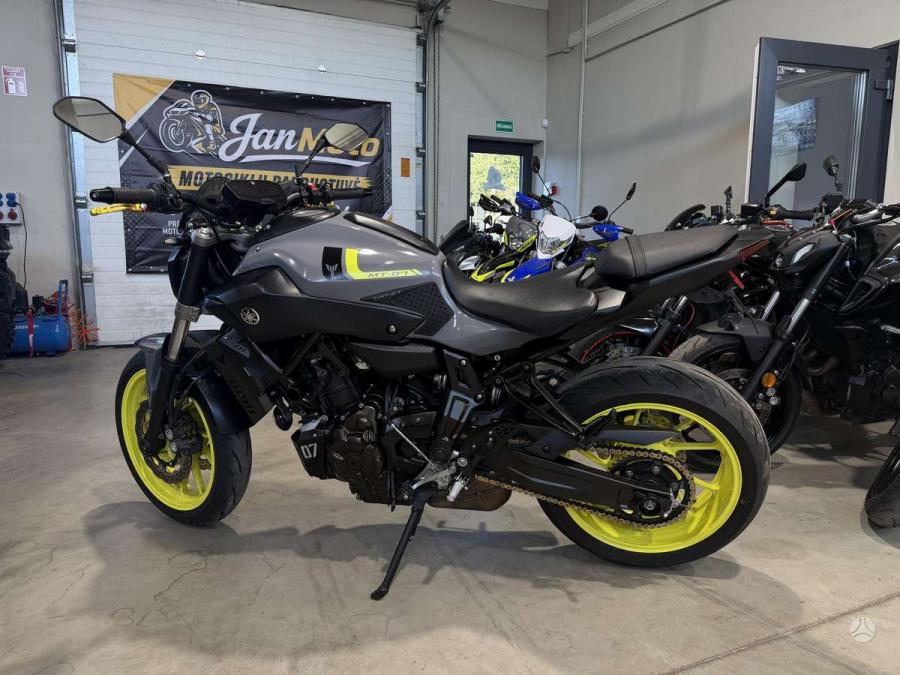 Pelēks Yamaha MT 07 2017 Šauļi, ar dzinēja tilpumu 0.69 L un nobraukumu 25 tūkst. km par 4250 €, foto 14 vietnē AUTOMOTO.COM.LV