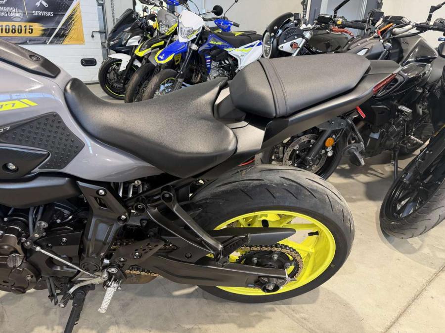 Pelēks Yamaha MT 07 2017 Šauļi, ar dzinēja tilpumu 0.69 L un nobraukumu 25 tūkst. km par 4250 €, foto 16 vietnē AUTOMOTO.COM.LV