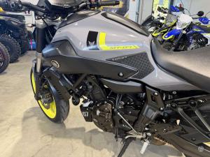 Pelēks Yamaha MT 07 2017 Šauļi, ar dzinēja tilpumu 0.69 L un nobraukumu 25 tūkst. km par 4250 €, foto 17 vietnē AUTOMOTO.COM.LV