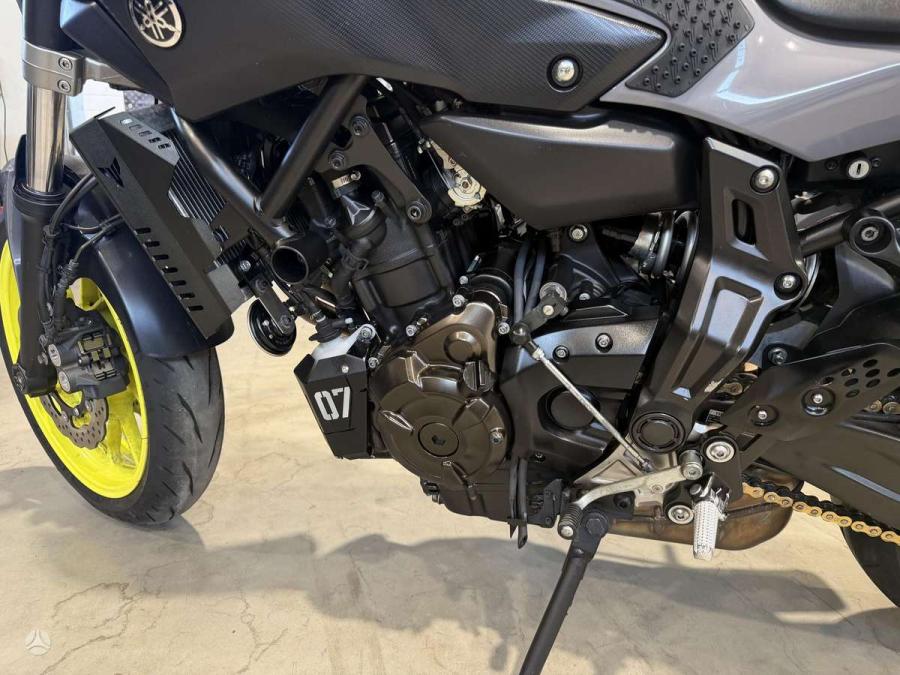 Pelēks Yamaha MT 07 2017 Šauļi, ar dzinēja tilpumu 0.69 L un nobraukumu 25 tūkst. km par 4250 €, foto 18 vietnē AUTOMOTO.COM.LV