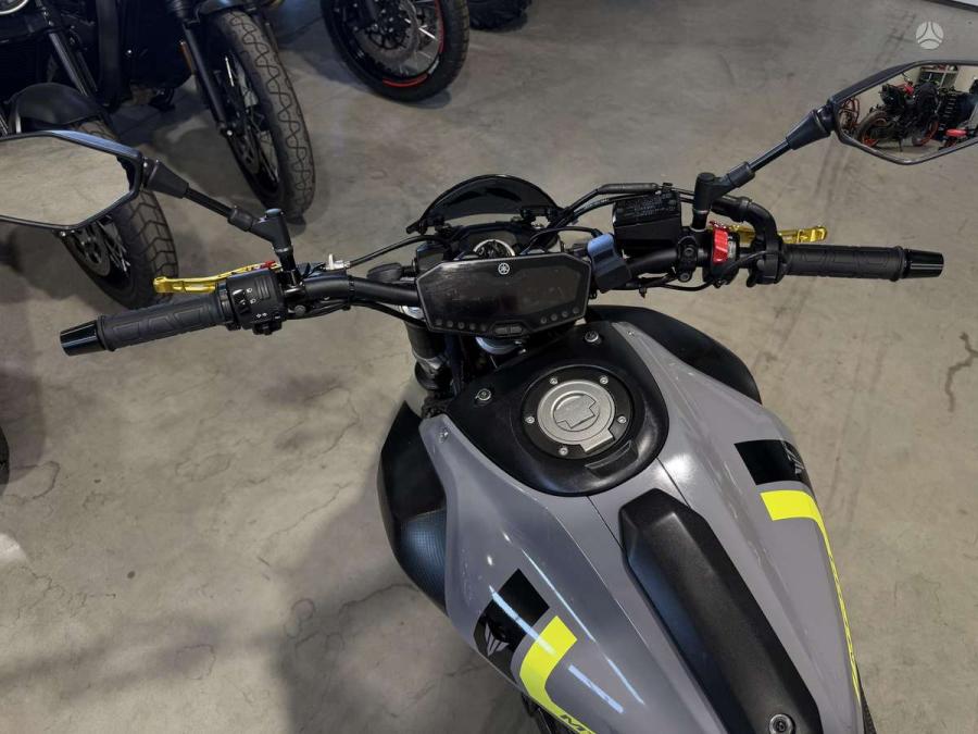 Pelēks Yamaha MT 07 2017 Šauļi, ar dzinēja tilpumu 0.69 L un nobraukumu 25 tūkst. km par 4250 €, foto 20 vietnē AUTOMOTO.COM.LV