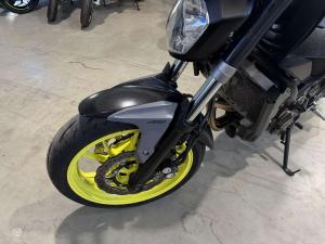 Pelēks Yamaha MT 07 2017 Šauļi, ar dzinēja tilpumu 0.69 L un nobraukumu 25 tūkst. km par 4250 €, foto 21 vietnē AUTOMOTO.COM.LV