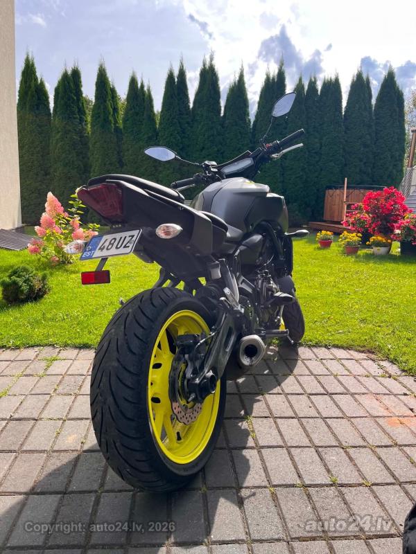 Yamaha MT 07 2018 Tallina vietnē Pelēks Yamaha MT 07 2018 Tallina, ar dzinēja tilpumu 0.69 L un nobraukumu 20 tūkst. km par 5000 €, foto 4 vietnē AUTOMOTO.COM.LV