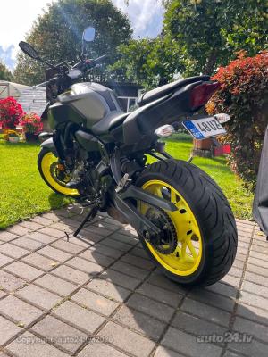 Pelēks Yamaha MT 07 2018 Tallina, ar dzinēja tilpumu 0.69 L un nobraukumu 20 tūkst. km par 5000 €, foto 5 vietnē AUTOMOTO.COM.LV