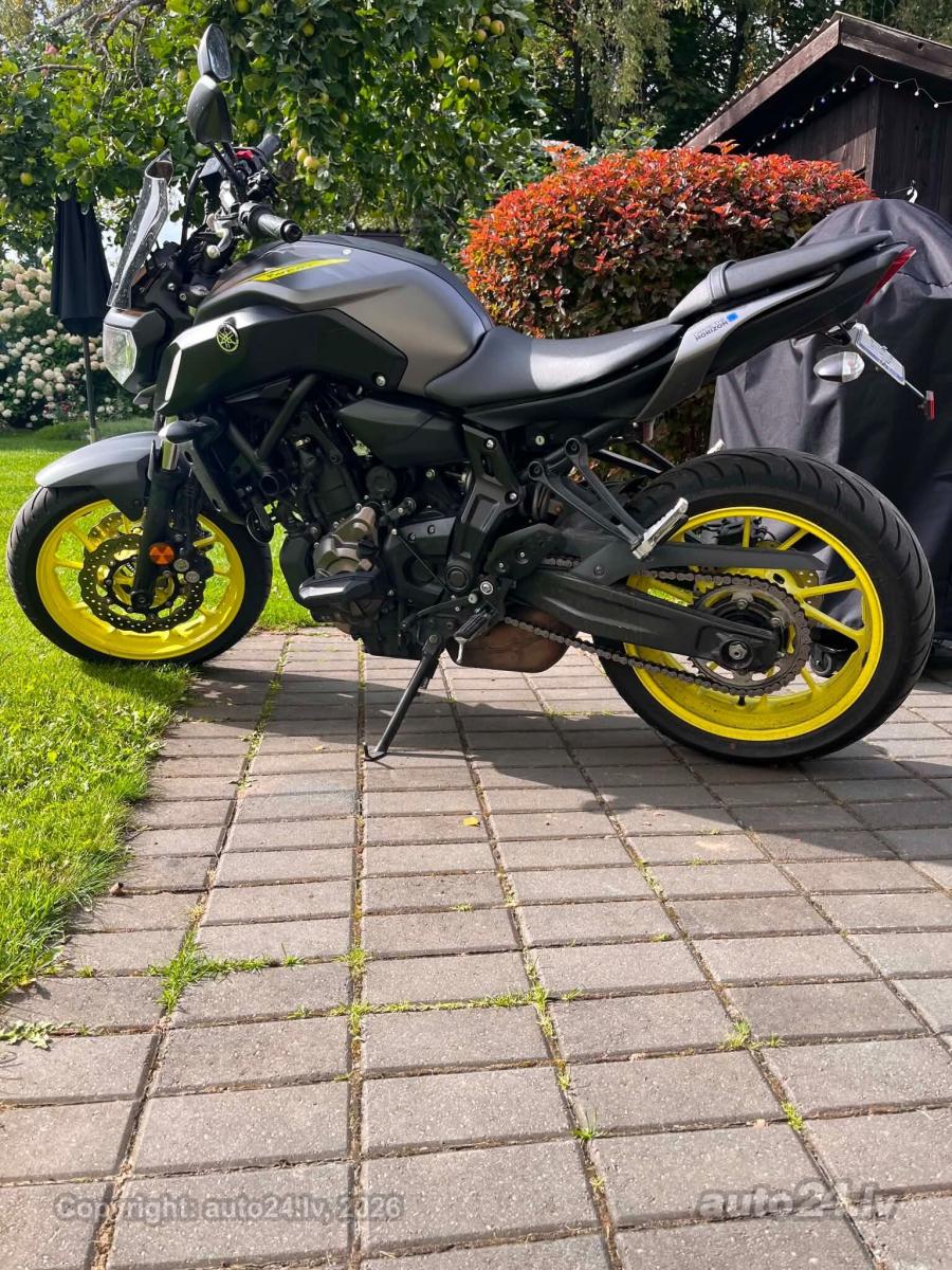 Pelēks Yamaha MT 07 2018 Tallina, ar dzinēja tilpumu 0.69 L un nobraukumu 20 tūkst. km par 5000 €, foto 7 vietnē AUTOMOTO.COM.LV