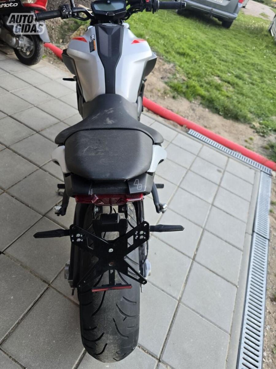 Pelēks Yamaha MT 07 2020 Marijampole, ar dzinēja tilpumu 0.70 L un nobraukumu 17 tūkst. km par 4200 €, foto 3 vietnē AUTOMOTO.COM.LV