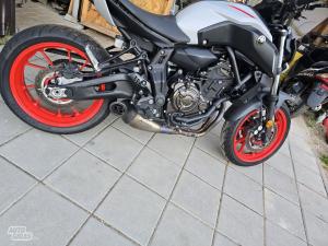 Pelēks Yamaha MT 07 2020 Marijampole, ar dzinēja tilpumu 0.70 L un nobraukumu 17 tūkst. km par 4200 €, foto 5 vietnē AUTOMOTO.COM.LV