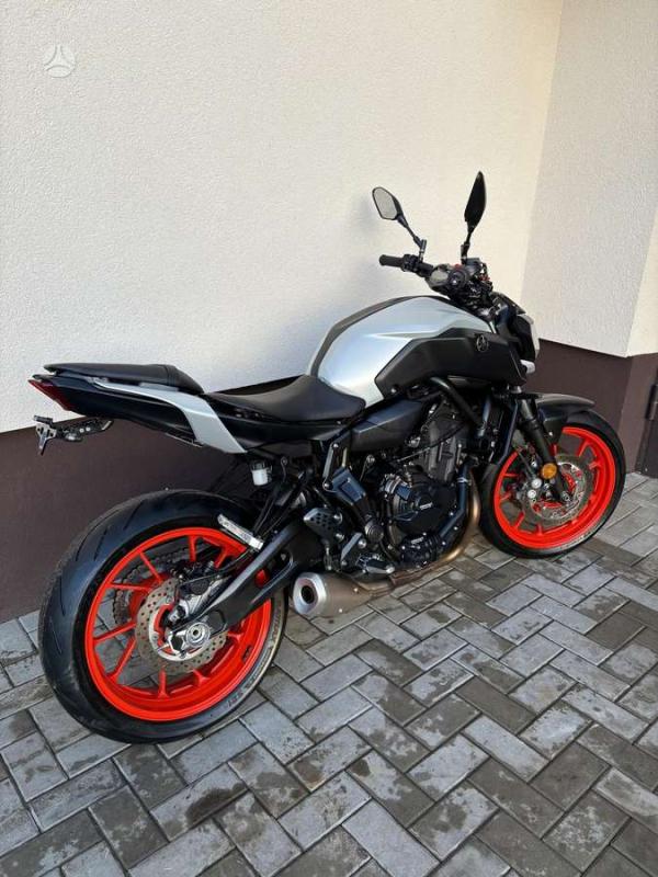 Grey Yamaha MT 07 2020 in Kaunas, with an engine capacity of 0.69 L and mileage of 0 thousand km for 4650 €, photo 4 on AUTOMOTO.COM.LV