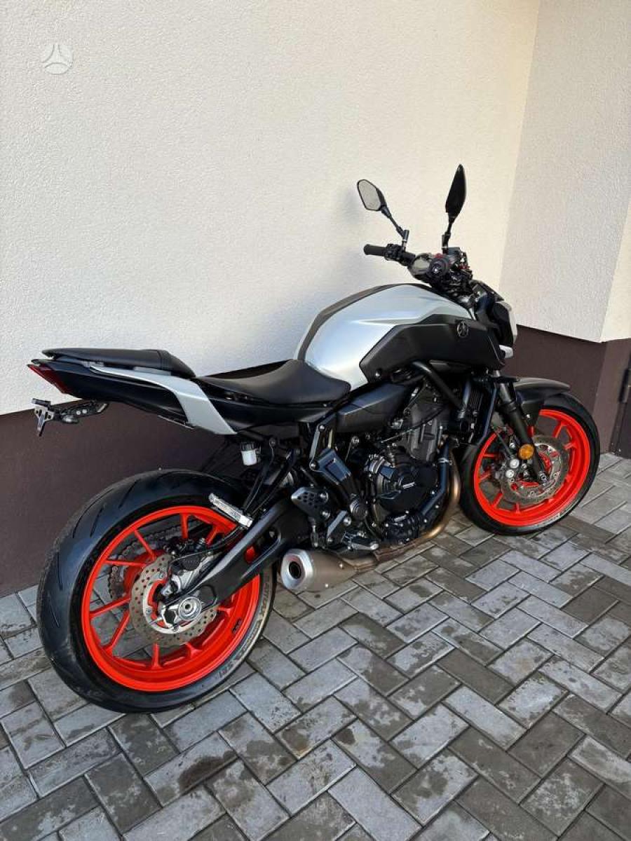 Grey Yamaha MT 07 2020 in Kaunas, with an engine capacity of 0.69 L and mileage of 0 thousand km for 4650 €, photo 4 on AUTOMOTO.COM.LV