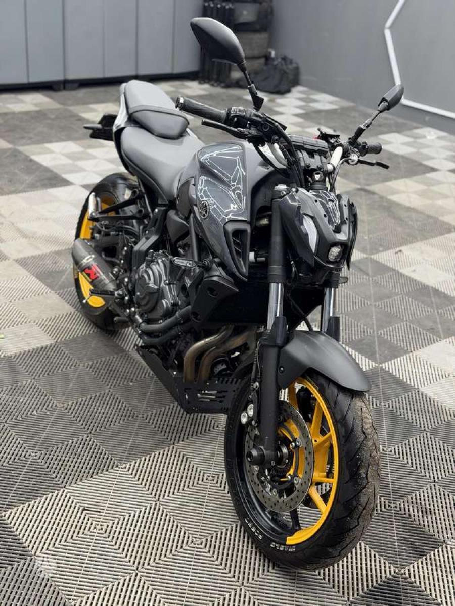 Grey Yamaha MT 07 2021 in Kaunas, with an engine capacity of 0.69 L and mileage of 19 thousand km for 5200 €, photo 1 on AUTOMOTO.COM.LV