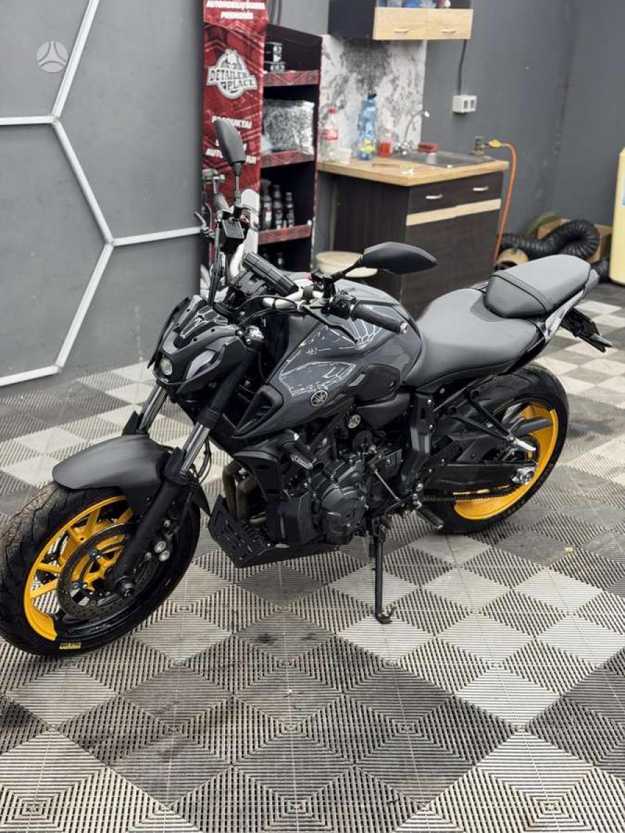 Grey Yamaha MT 07 2021 in Kaunas, with an engine capacity of 0.69 L and mileage of 19 thousand km for 5200 €, photo 3 on AUTOMOTO.COM.LV