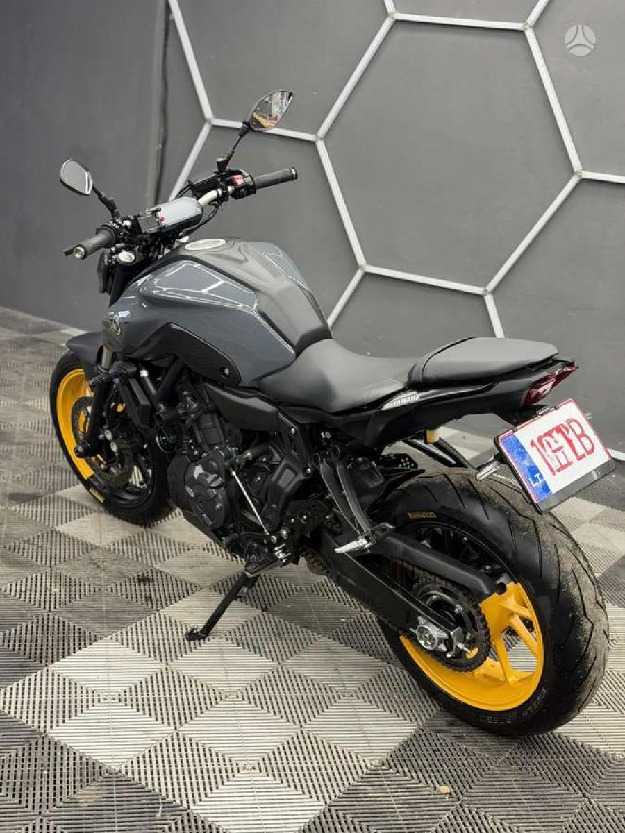 Grey Yamaha MT 07 2021 in Kaunas, with an engine capacity of 0.69 L and mileage of 19 thousand km for 5200 €, photo 5 on AUTOMOTO.COM.LV