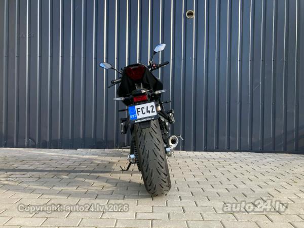 Grey Yamaha MT 07 2022 in Tartu, with an engine capacity of 0.69 L and mileage of 14 thousand km for 5990 €, photo 4 on AUTOMOTO.COM.LV