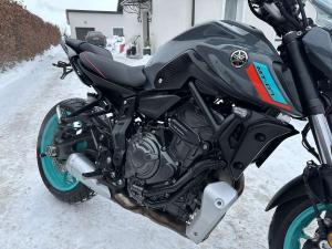 Pelēks Yamaha MT 07 2023 Šauļi, ar dzinēja tilpumu 0.69 L un nobraukumu 9 tūkst. km par 5890 €, foto 4 vietnē AUTOMOTO.COM.LV