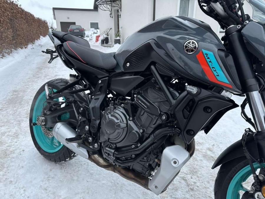 Pelēks Yamaha MT 07 2023 Šauļi, ar dzinēja tilpumu 0.69 L un nobraukumu 9 tūkst. km par 5890 €, foto 4 vietnē AUTOMOTO.COM.LV