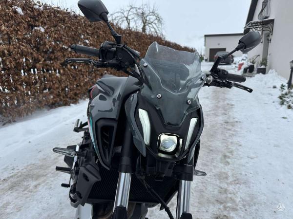 Pelēks Yamaha MT 07 2023 Šauļi, ar dzinēja tilpumu 0.69 L un nobraukumu 9 tūkst. km par 5890 €, foto 5 vietnē AUTOMOTO.COM.LV