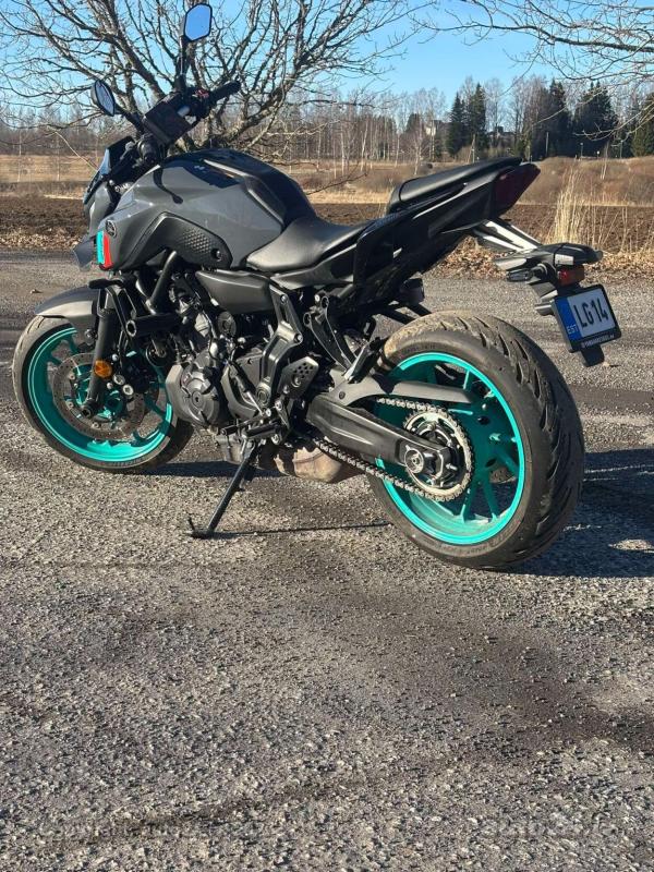 Pelēks Yamaha MT 07 2024 Viljandi, ar dzinēja tilpumu 0.69 L un nobraukumu 2 tūkst. km par 6800 €, foto 2 vietnē AUTOMOTO.COM.LV