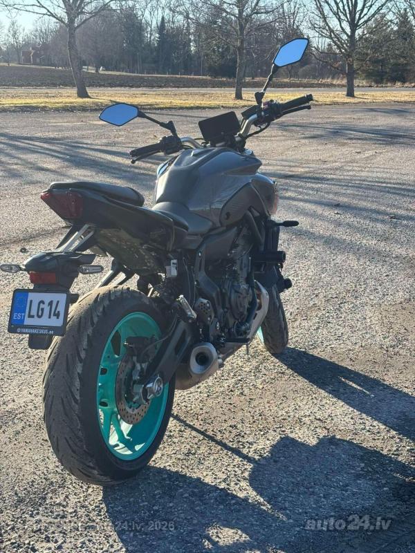 Pelēks Yamaha MT 07 2024 Viljandi, ar dzinēja tilpumu 0.69 L un nobraukumu 2 tūkst. km par 6800 €, foto 3 vietnē AUTOMOTO.COM.LV