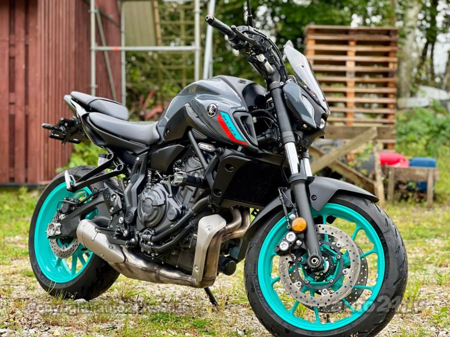 Pelēks Yamaha MT 07 2024 Tallina, ar dzinēja tilpumu 0.69 L un nobraukumu 8 tūkst. km par 6450 €, foto 1 vietnē AUTOMOTO.COM.LV