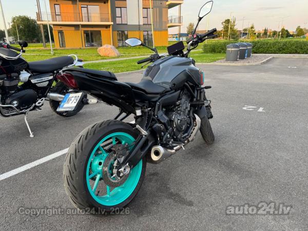 Pelēks Yamaha MT 07 2024 Tallina, ar dzinēja tilpumu 0.69 L un nobraukumu 8 tūkst. km par 6450 €, foto 5 vietnē AUTOMOTO.COM.LV