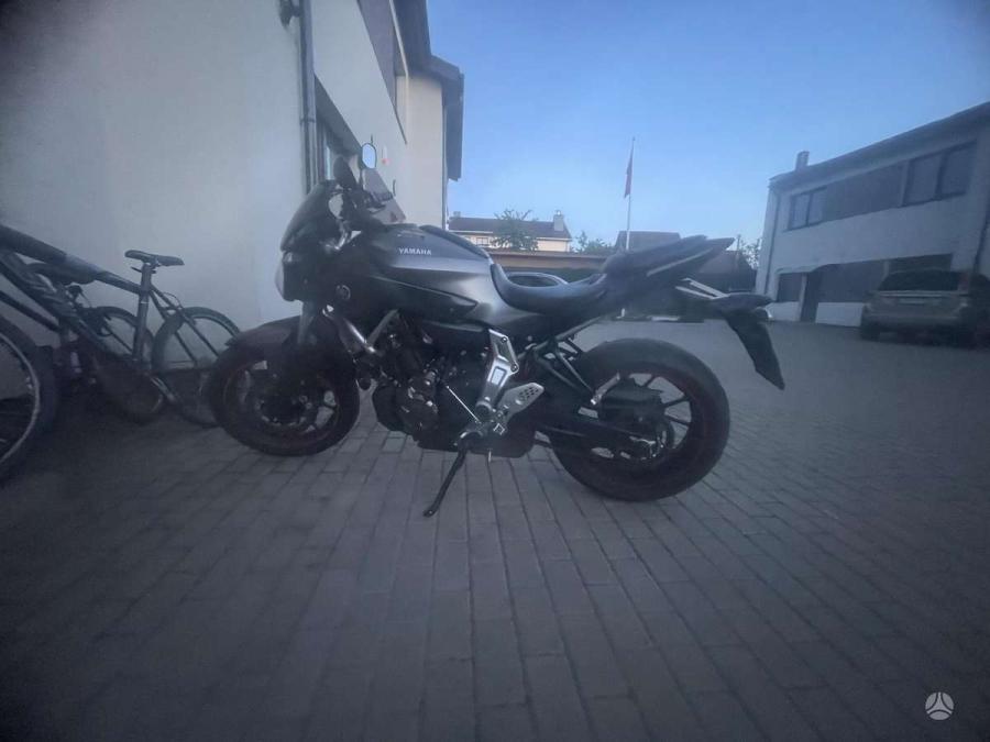 Ямаха MT 07 2015 в Вильнюс, объемом двигателя 0.70 л и пробегом 24 тыс. км за 4150 €, фото 1 на AUTOMOTO.COM.LV