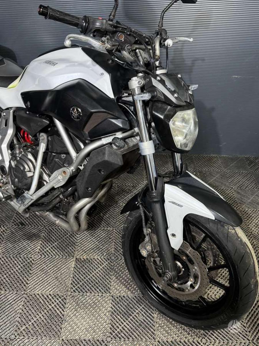 Yamaha MT 07 2015 in Taurage, with an engine capacity of 0.70 L and mileage of 28 thousand km for 3450 €, photo 3 on AUTOMOTO.COM.LV