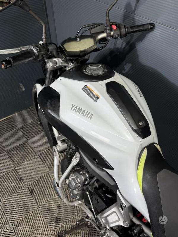 Yamaha MT 07 2015 in Taurage, with an engine capacity of 0.70 L and mileage of 28 thousand km for 3450 €, photo 7 on AUTOMOTO.COM.LV