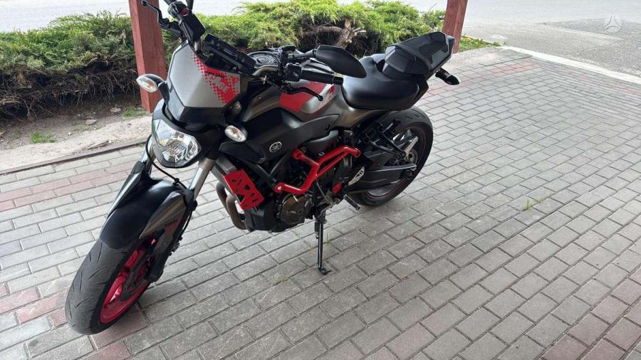 Yamaha MT 07 2015 in Birzai, with an engine capacity of 0.70 L and mileage of 31 thousand km for 4200 €, photo 3 on AUTOMOTO.COM.LV