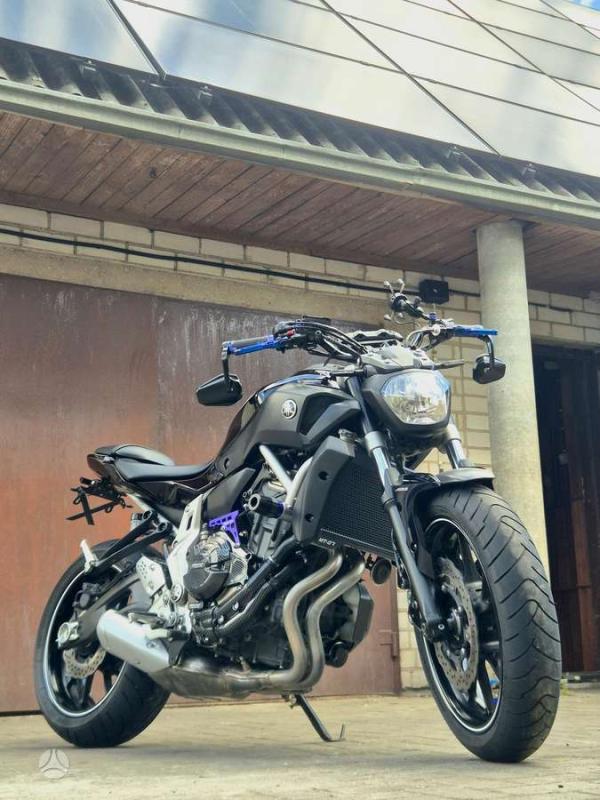 Yamaha MT 07 2015 in Prienai, with an engine capacity of 0.70 L and mileage of 39 thousand km for 4150 €, photo 4 on AUTOMOTO.COM.LV