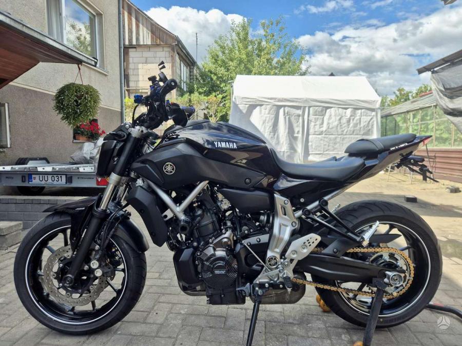 Yamaha MT 07 2015 in Prienai, with an engine capacity of 0.70 L and mileage of 39 thousand km for 4150 €, photo 6 on AUTOMOTO.COM.LV