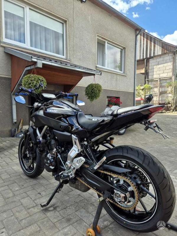 Yamaha MT 07 2015 in Prienai, with an engine capacity of 0.70 L and mileage of 39 thousand km for 4150 €, photo 7 on AUTOMOTO.COM.LV