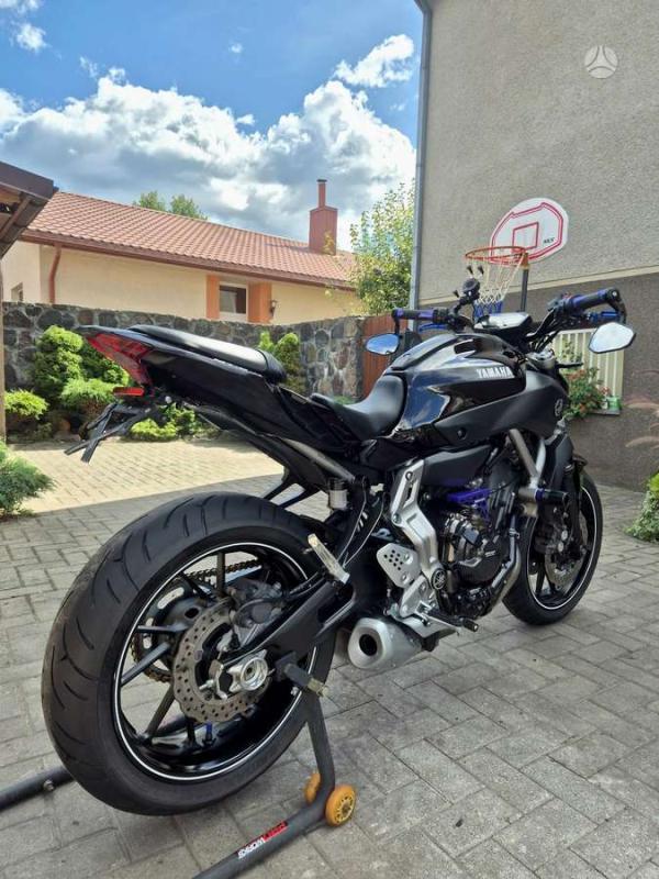 Yamaha MT 07 2015 in Prienai, with an engine capacity of 0.70 L and mileage of 39 thousand km for 4150 €, photo 8 on AUTOMOTO.COM.LV