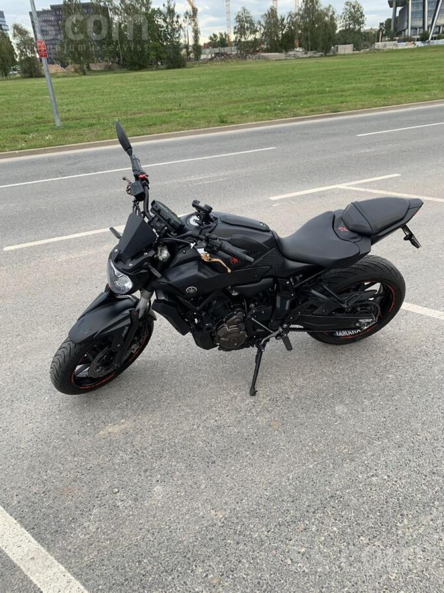 Yamaha MT 07 2015 in Riga, with an engine capacity of 0.69 L and mileage of 0 thousand km for 4600 €, photo 3 on AUTOMOTO.COM.LV