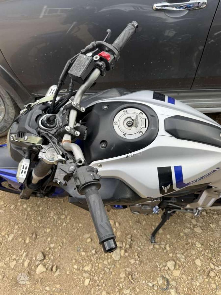 Yamaha MT 07 2016 in Taurage, with an engine capacity of 0.70 L and mileage of 20 thousand km for 2750 €, photo 4 on AUTOMOTO.COM.LV