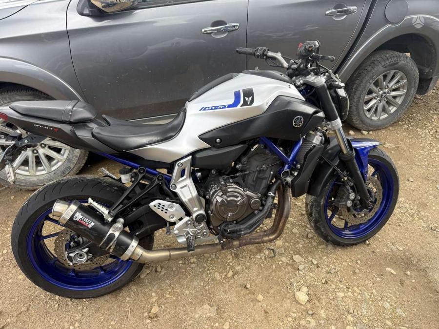 Yamaha MT 07 2016 in Taurage, with an engine capacity of 0.70 L and mileage of 20 thousand km for 2750 €, photo 6 on AUTOMOTO.COM.LV