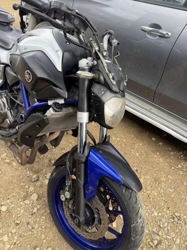 Yamaha MT 07 2016 in Taurage, with an engine capacity of 0.70 L and mileage of 20 thousand km for 2750 €, photo 8 on AUTOMOTO.COM.LV