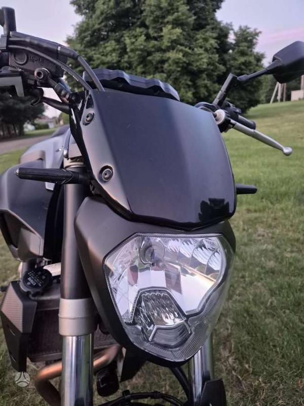 Yamaha MT 07 2016 in Kazlu Ruda, with an engine capacity of 0.70 L and mileage of 30 thousand km for 4400 €, photo 5 on AUTOMOTO.COM.LV