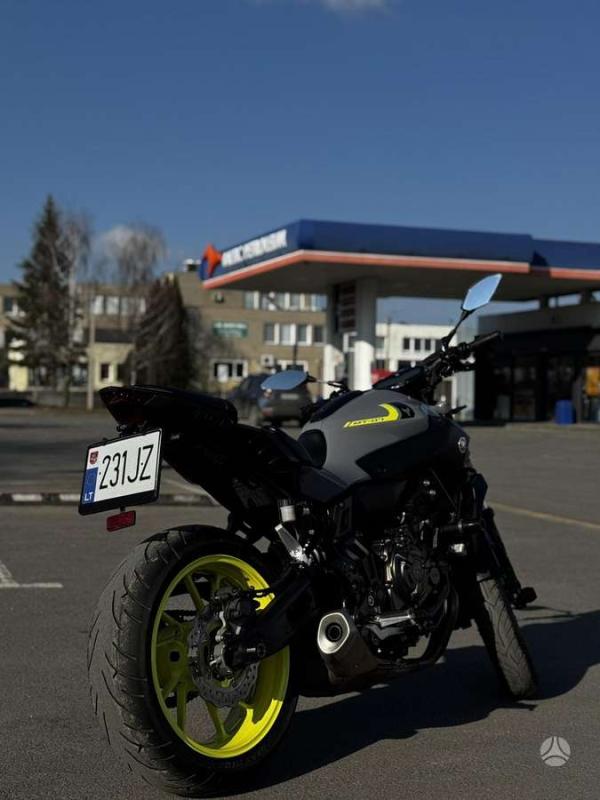 Yamaha MT 07 2016 Viļņa, ar dzinēja tilpumu 0.69 L un nobraukumu 10 tūkst. km par 4399 €, foto 8 vietnē AUTOMOTO.COM.LV