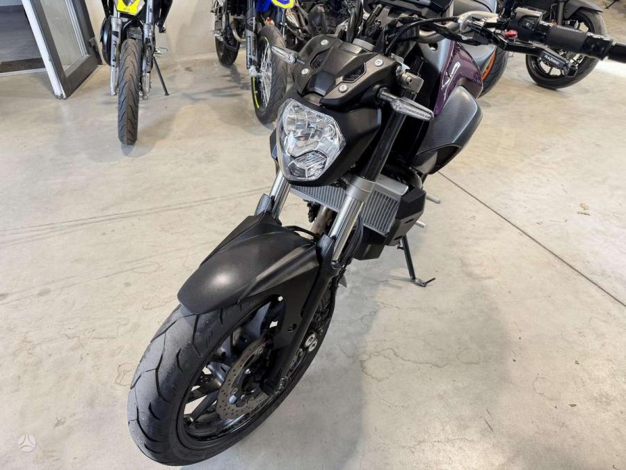 Yamaha MT 07 2016 in Siauliai, with an engine capacity of 0.69 L and mileage of 26 thousand km for 4490 €, photo 15 on AUTOMOTO.COM.LV