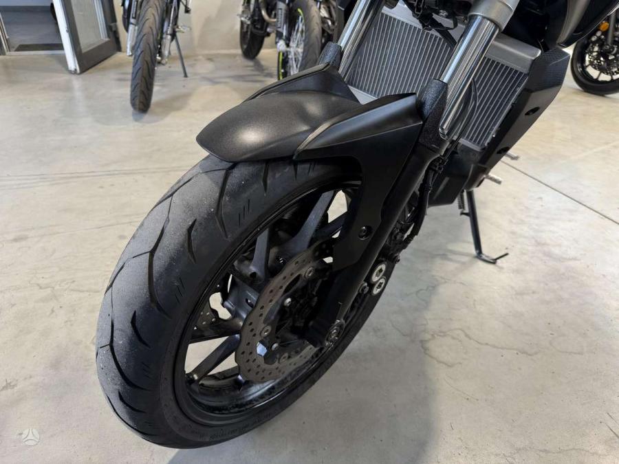 Yamaha MT 07 2016 in Siauliai, with an engine capacity of 0.69 L and mileage of 26 thousand km for 4490 €, photo 16 on AUTOMOTO.COM.LV