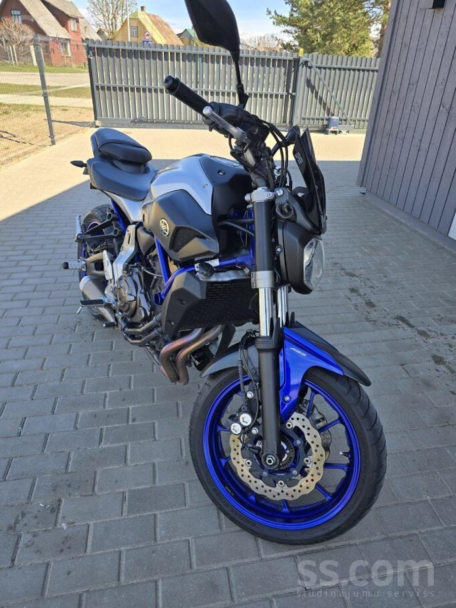 Yamaha MT 07 2016 in Riga, with an engine capacity of 0.69 L and mileage of 0 thousand km for 4200 €, photo 4 on AUTOMOTO.COM.LV