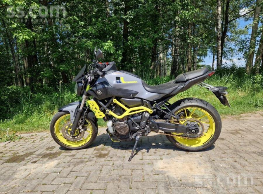 Yamaha MT 07 2017 in Riga, with an engine capacity of 0.69 L and mileage of 0 thousand km for 3600 €, photo 4 on AUTOMOTO.COM.LV