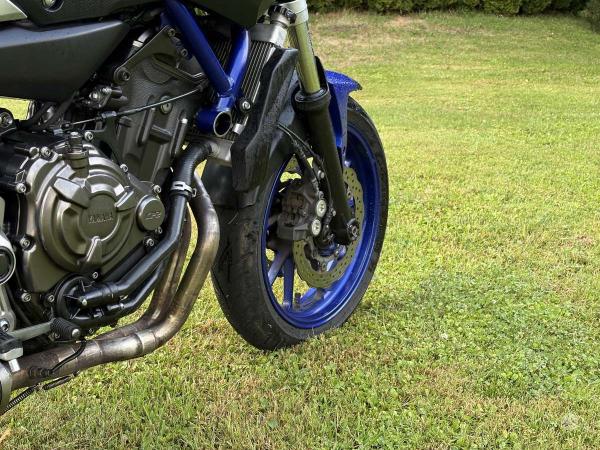 Yamaha MT 07 2017 in Siauliai, with an engine capacity of 0.70 L and mileage of 10 thousand km for 4250 €, photo 6 on AUTOMOTO.COM.LV