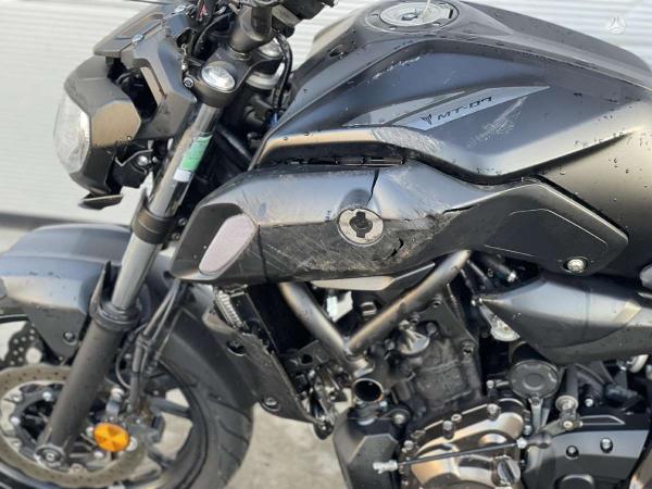 Yamaha MT 07 2018 in Vilkaviskis, with an engine capacity of 0.70 L and mileage of 16 thousand km for 3300 €, photo 9 on AUTOMOTO.COM.LV
