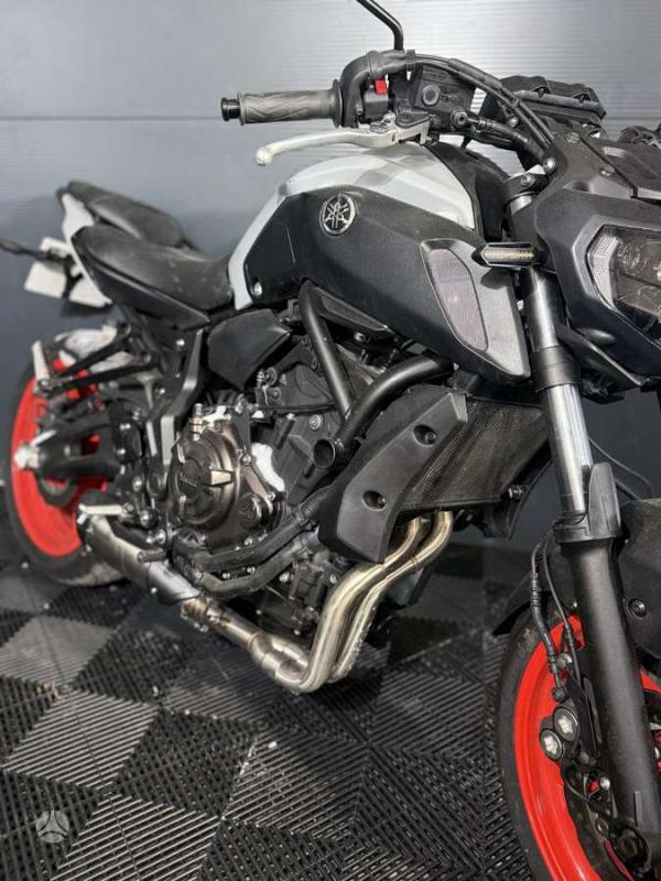 Yamaha MT 07 2019 in Taurage, with an engine capacity of 0.70 L and mileage of 12 thousand km for 3750 €, photo 2 on AUTOMOTO.COM.LV