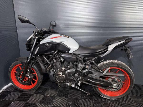 Yamaha MT 07 2019 in Taurage, with an engine capacity of 0.70 L and mileage of 12 thousand km for 3750 €, photo 5 on AUTOMOTO.COM.LV